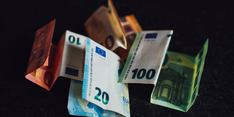 ¿Cuánto pagaría por un préstamo de 8000 euros?